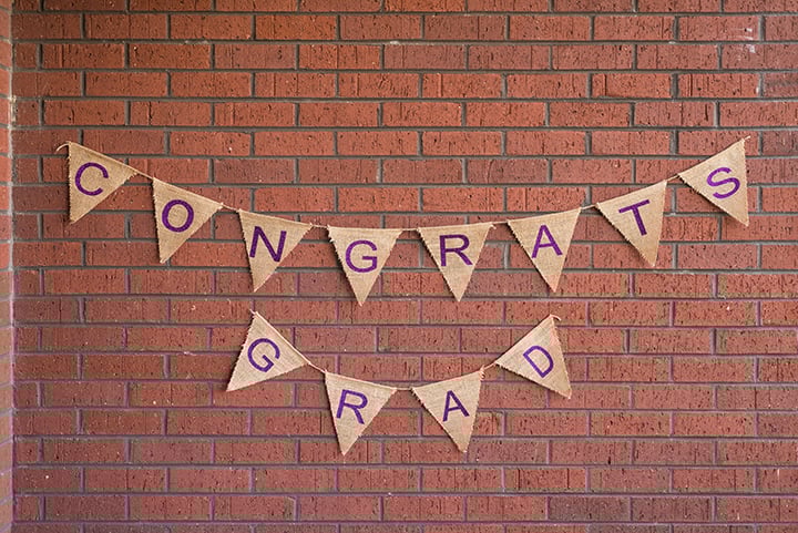 Congrats Grad: Homemade Graduation Banner