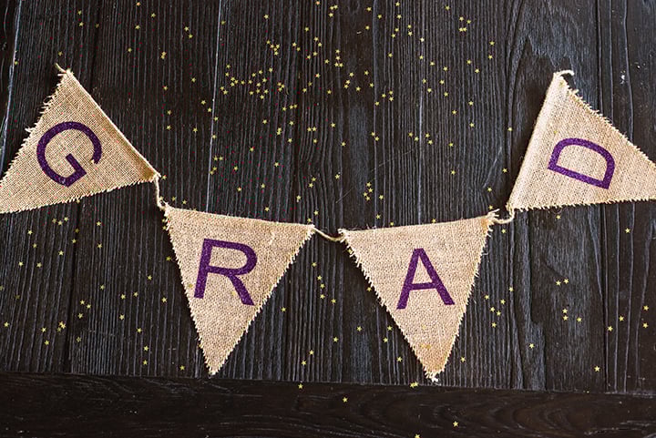 Congrats Grad: Homemade Graduation Banner