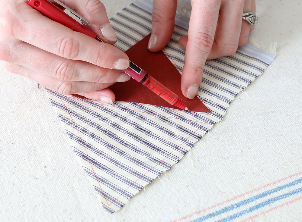 Center Stage: No-Sew DIY Scented Sachets with 17 Apart | #Durathon