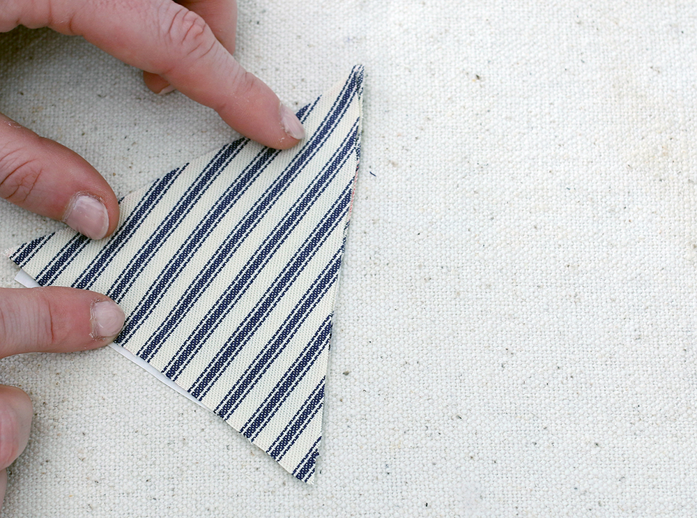 Center Stage: No-Sew DIY Scented Sachets with 17 Apart | #Durathon