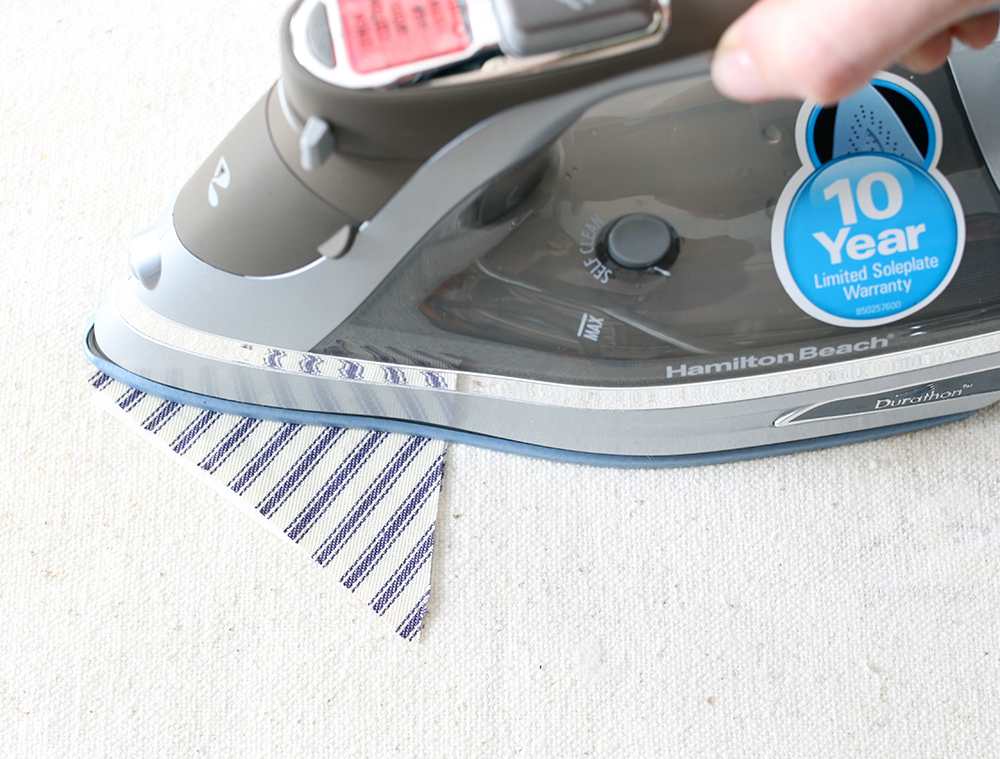 Center Stage: No-Sew DIY Scented Sachets with 17 Apart | #Durathon