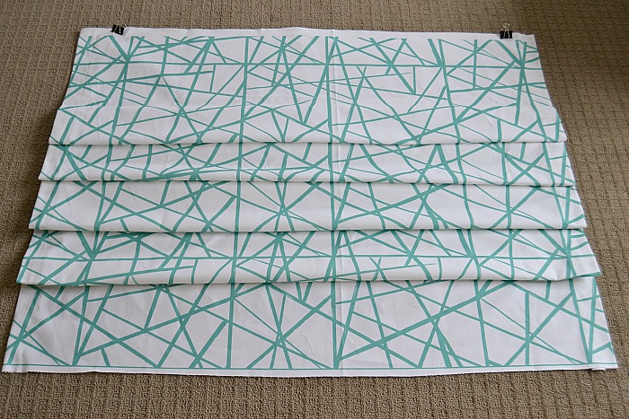 Center Stage: DIY Faux Roman Shade Tutorial from Tiny Sidekick | #Durathon