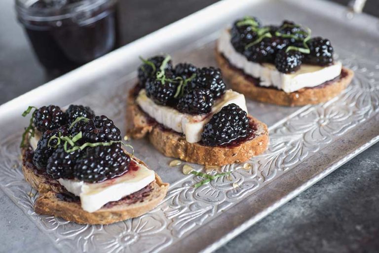 How to Create the Ultimate Breakfast Bar