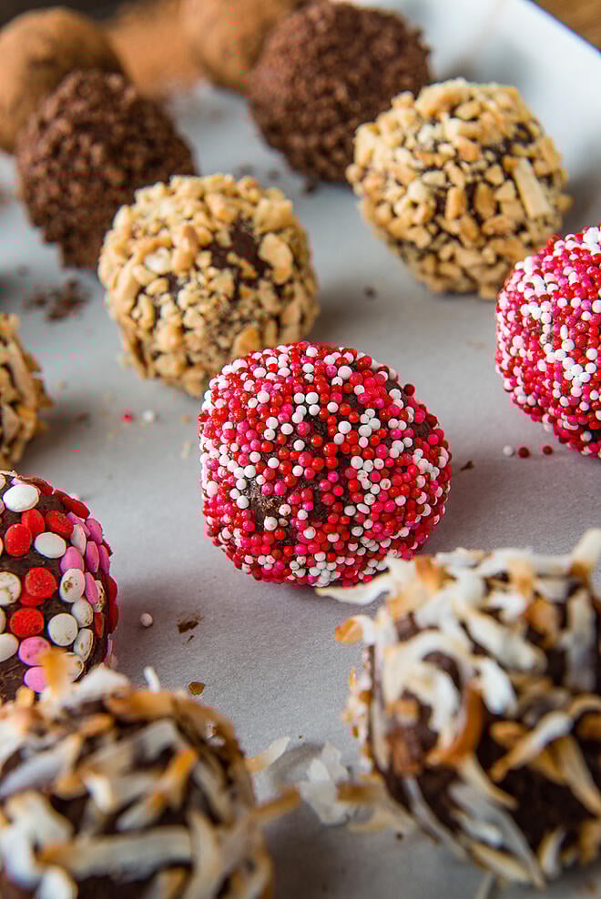 Valentine’s Day No-Bake Chocolate Truffles